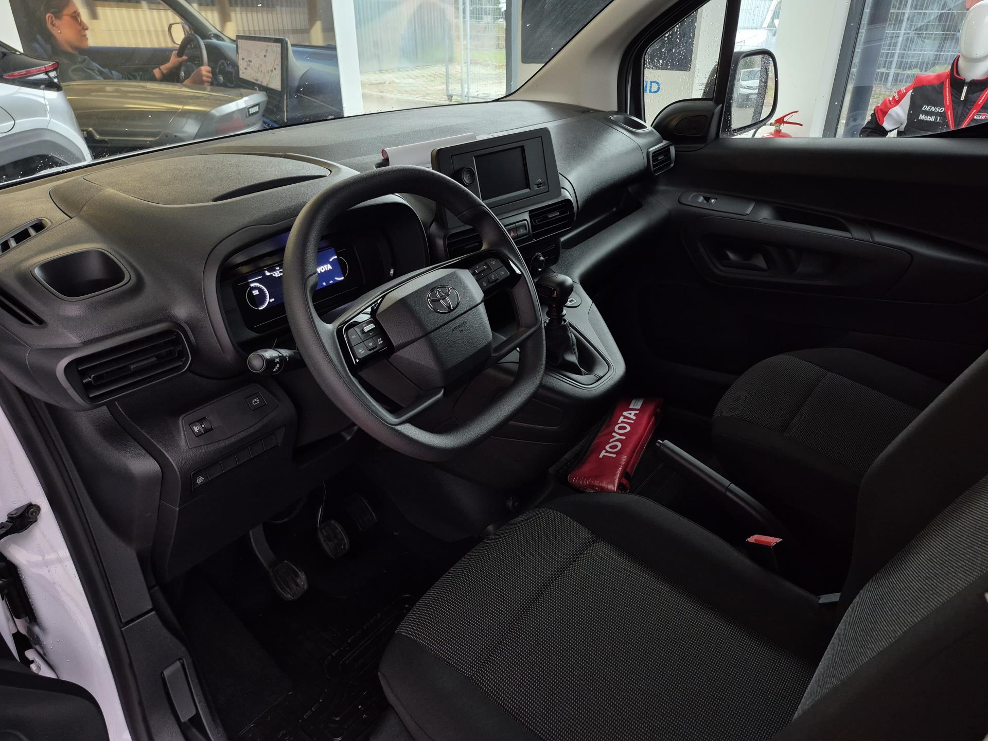 Toyota Proace City City Active SmartCargo Panel Van Long, 1.5L Diesel ...